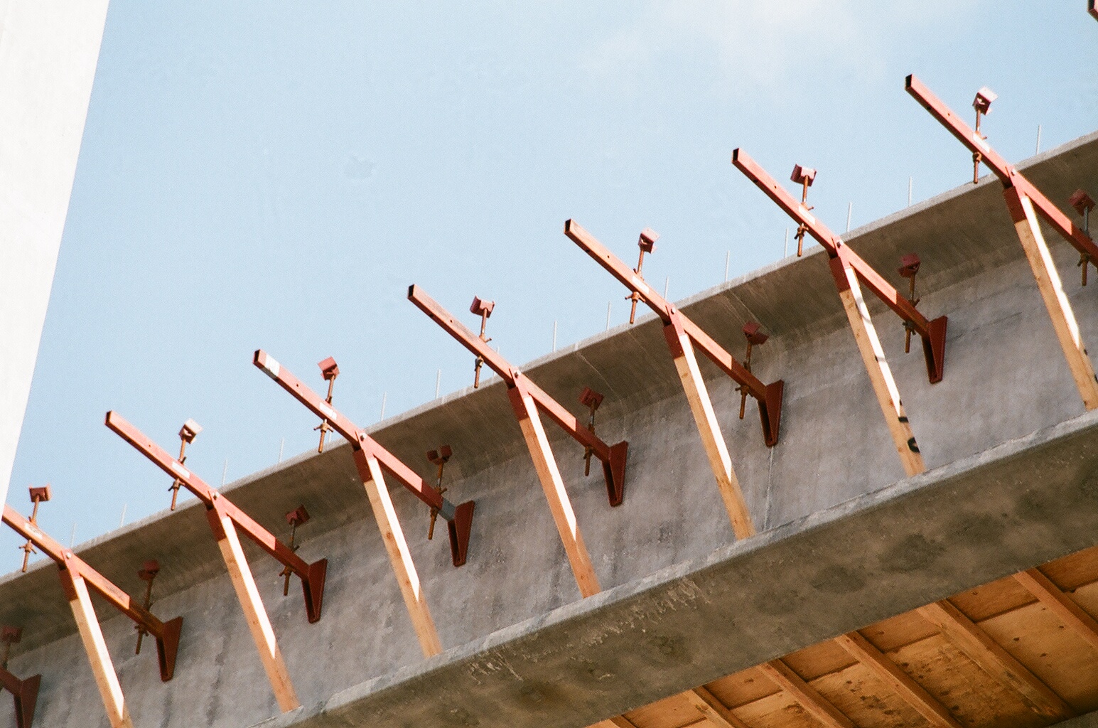 8kip Deep Girder & Wide Overhang Bracket | Construction Enterprises Inc